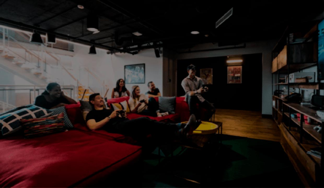 Plura Coliving - Una nueva forma de vivir - LIVE, WORK & PLAY